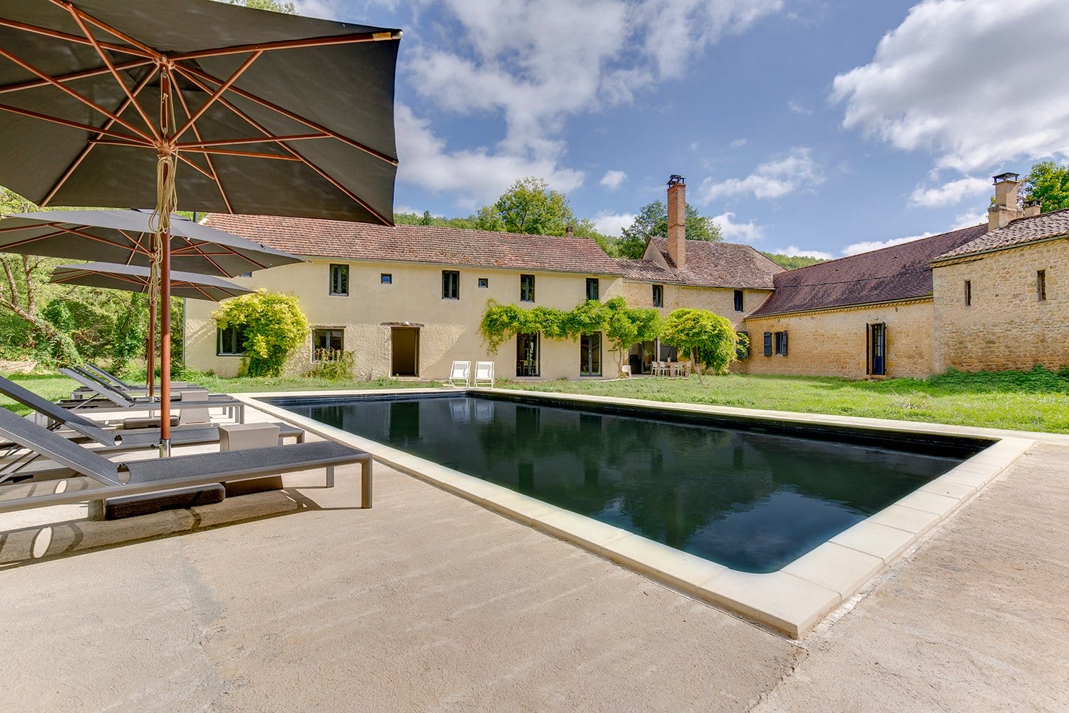 Luxury gite Dordogne. Welcome to your next favourite place!